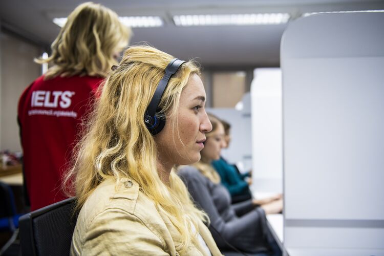 IELTS on computer preparation materials | British Council